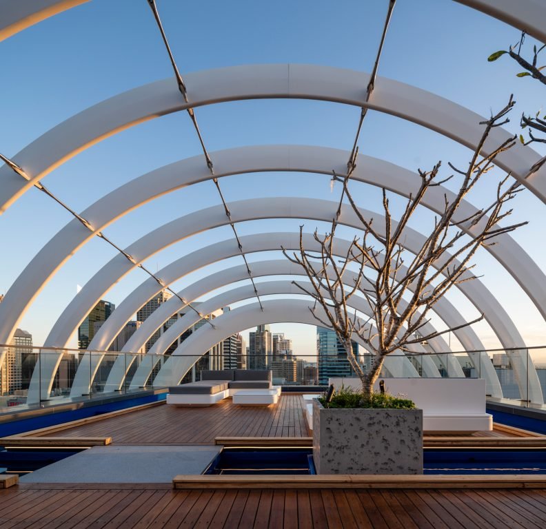 Menohok di Jantung Kota Sydney, Beginilah Mewahnya SKYE Suites Sydney ...