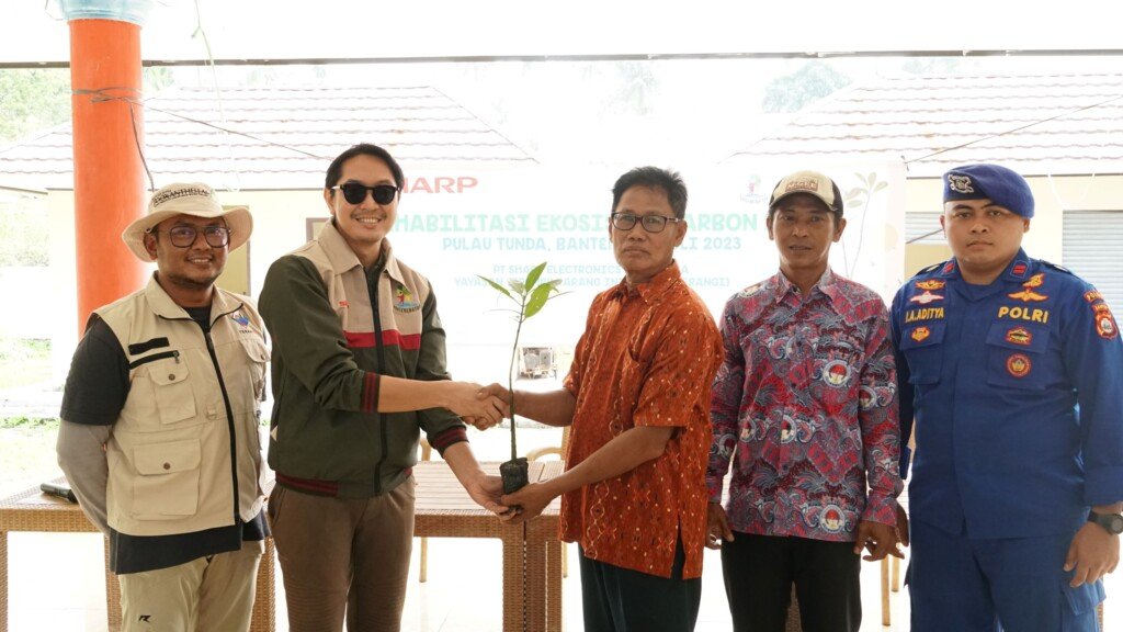 Komitmen Jaga dan Rawat Lingkungan, Sharp Rehabilitasi Ekosistem Karbon ...