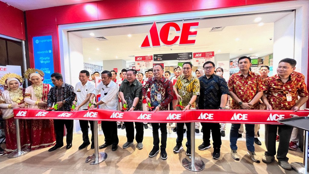 PT Aspirasi Hidup Indonesia Tbk (ACES) Resmikan 2 Toko ACE Baru di ...