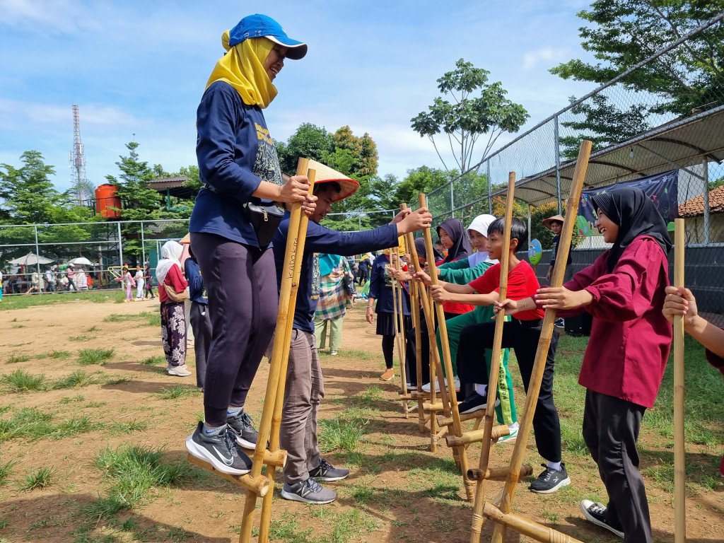 Mari Bernostalgia dan Belajar di Kampung Dolanan Khatulistiwa ...
