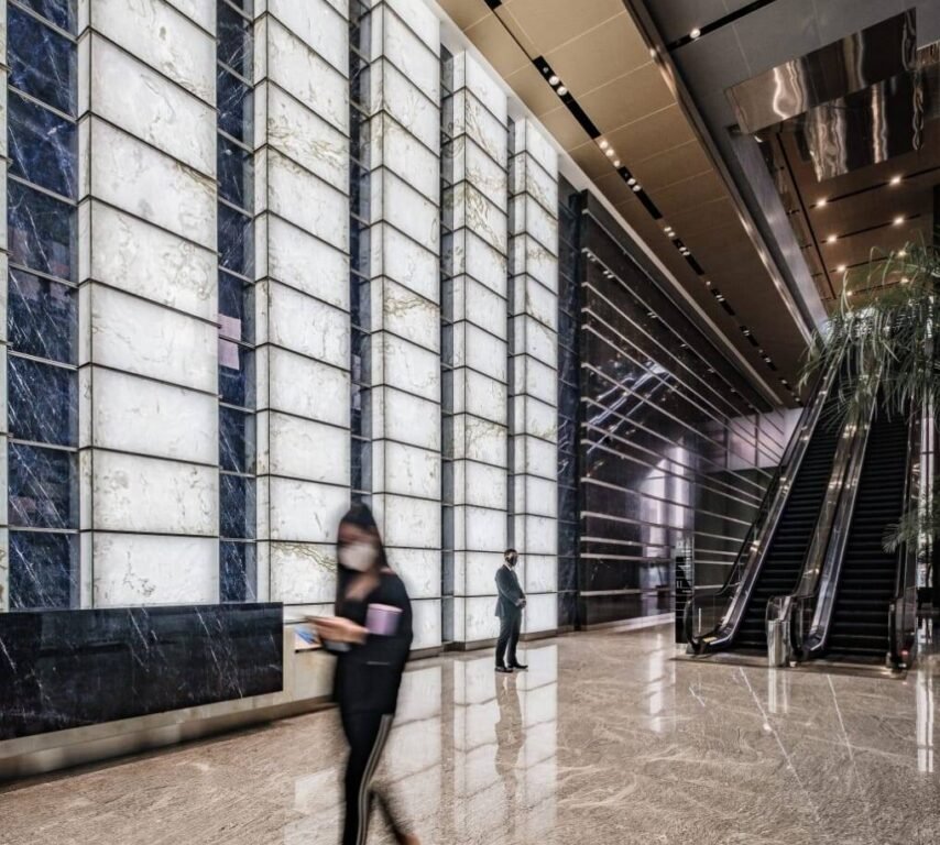 Gedung Menara Astra: Ikon Perkantoran Modern yang Ramah Lingkungan dan ...