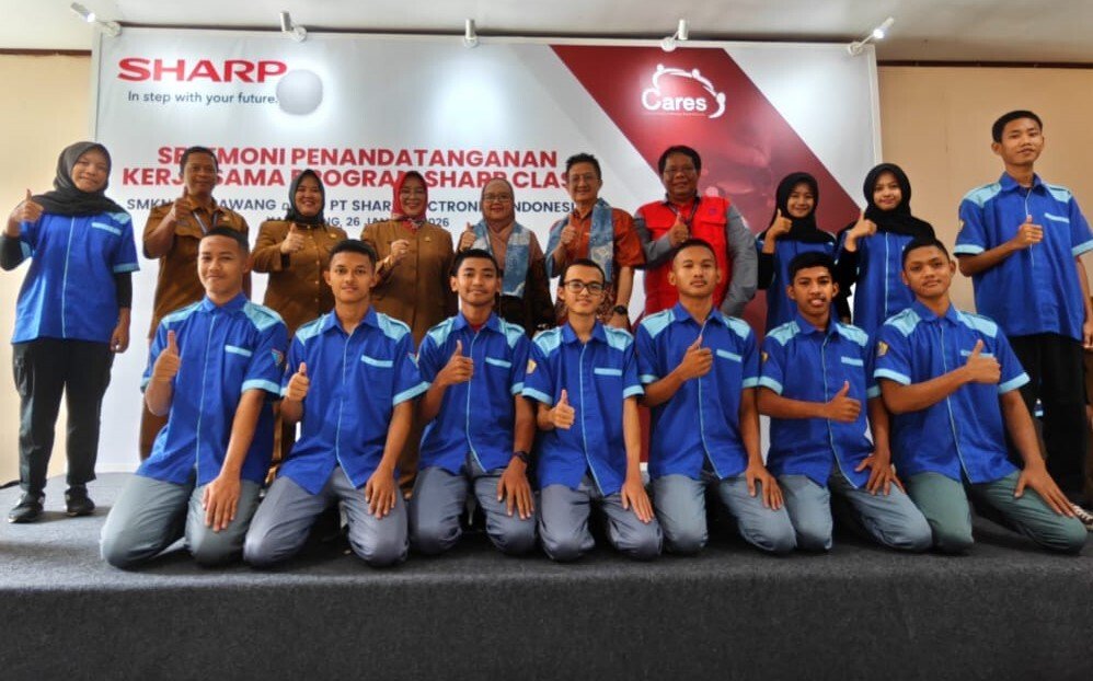 Sharp Bangun SDM Vokasi: 25 Siswa SMK Karawang Ikuti Sharp Class, 83 ...